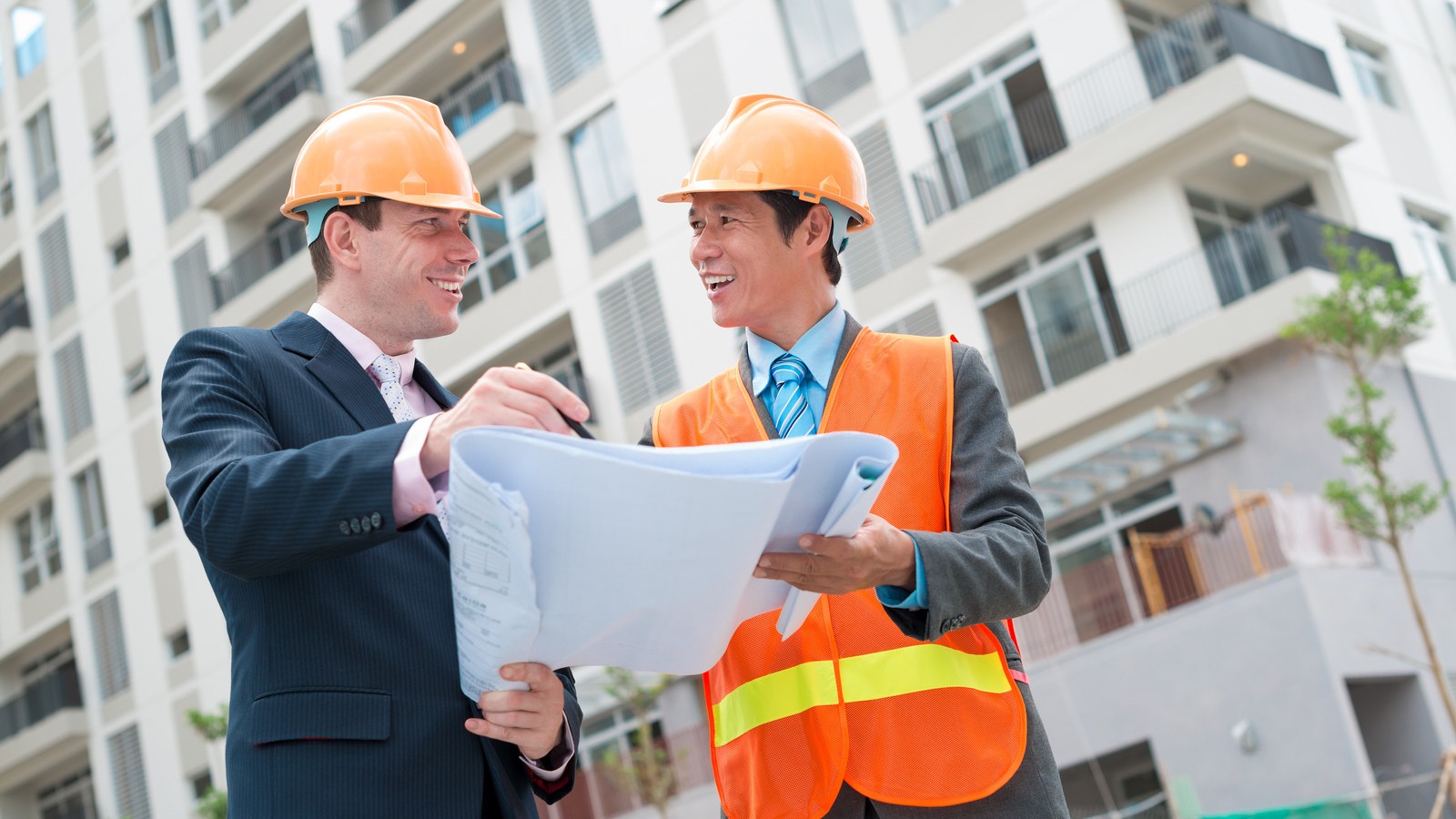 Facility Contracts: Fixed Price vs. Cost-Reimbursable