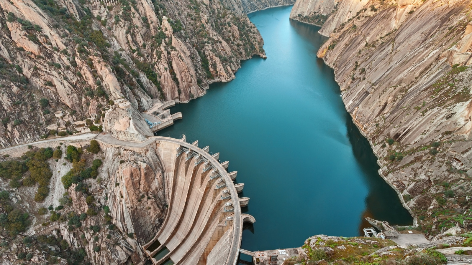 Exploring IoT Technology's Impact on Dam Management | Tigernix Australia