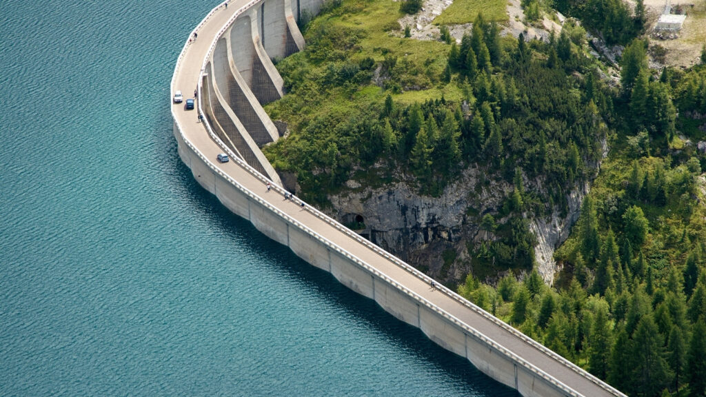Exploring IoT Technology's Impact on Dam Management | Tigernix Australia