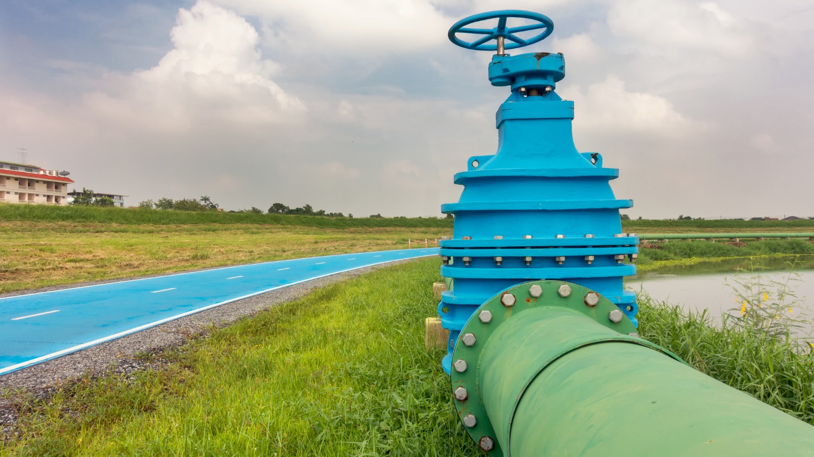 Predictive and Prescriptive Analytics to Reshape Water Distribution ...