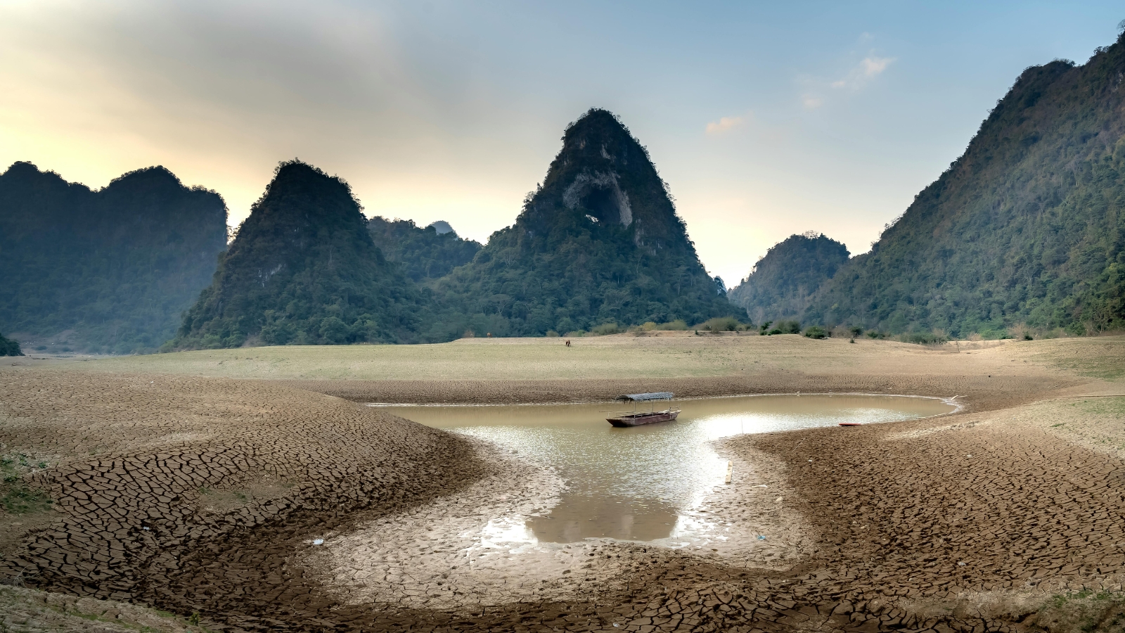 Economic Water Scarcity: Definition, Symptoms & Examples